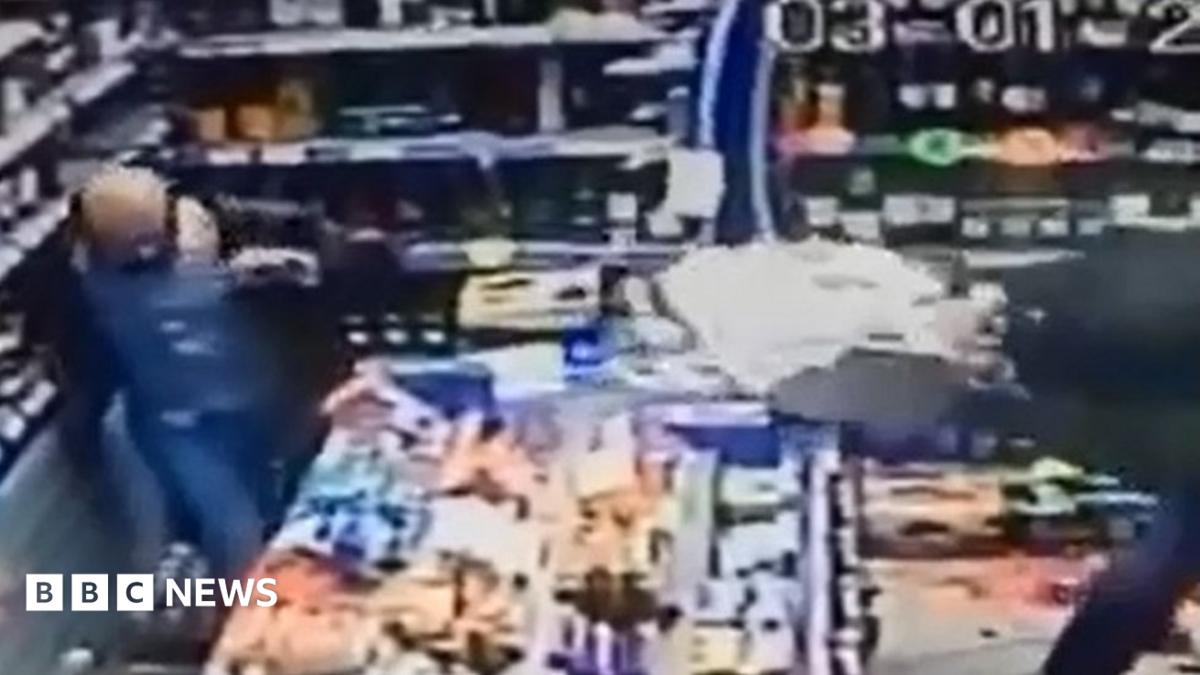 More than 90% of local shops hit by theft - BBC News