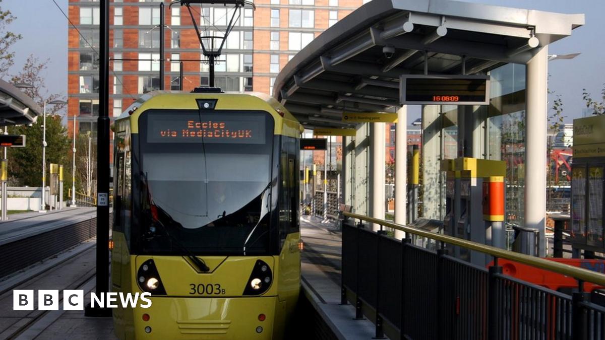 Manchester tram driver 'may have been daydreaming' during collision ...