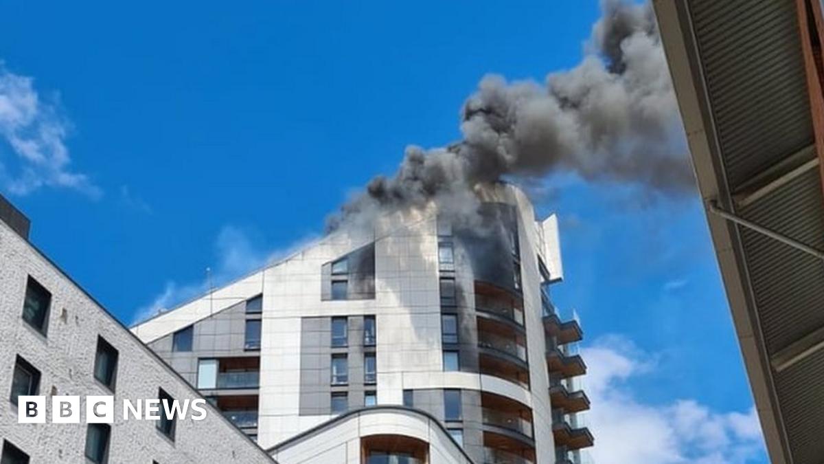 Firefighters tackle Bromley tower block fire - BBC News
