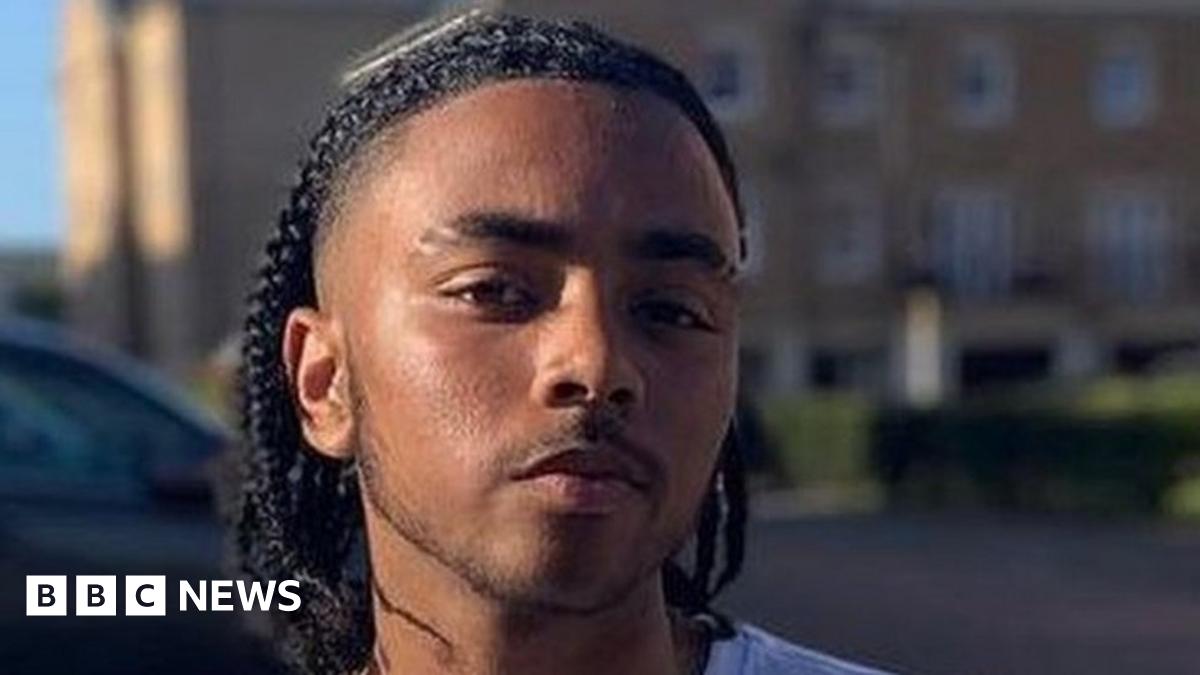 Zaian Aimable-Lina: Boy guilty of Croydon stabbing murder - BBC News