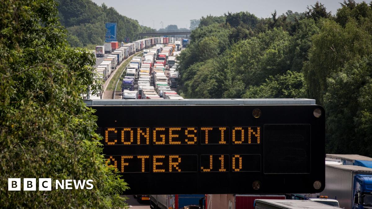 Operation Stack on M20 in Kent 'no longer in place' - BBC News