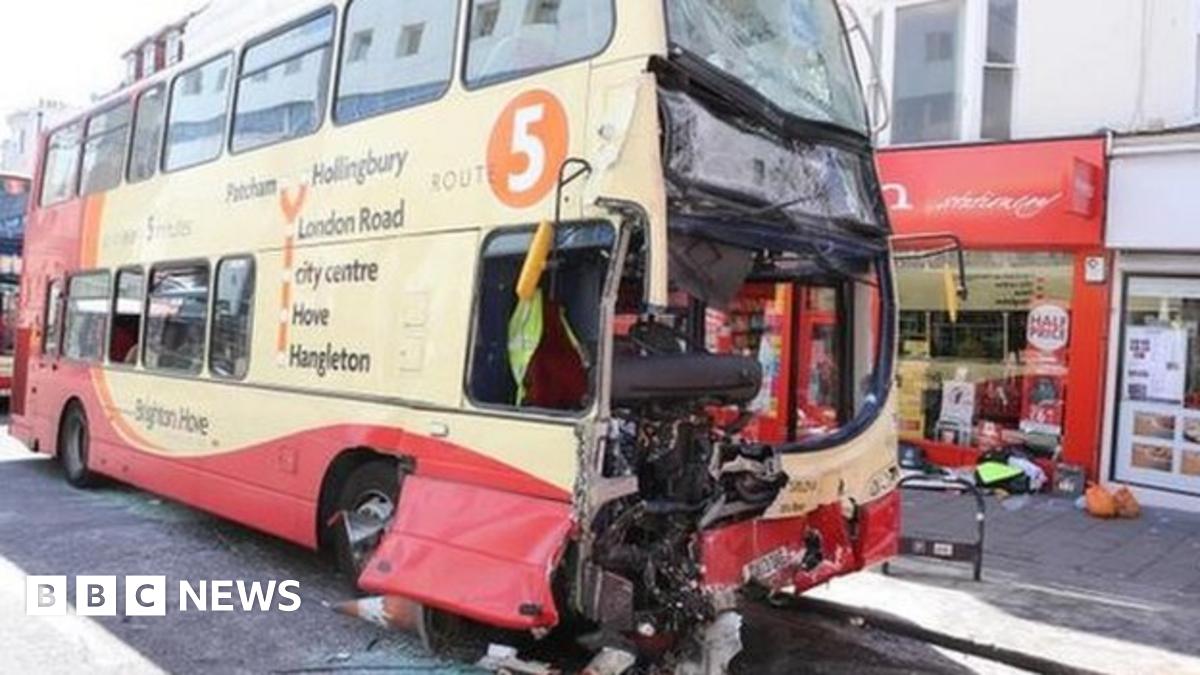 Brighton bus crash driver 'told supervisor he felt unwell' - BBC News