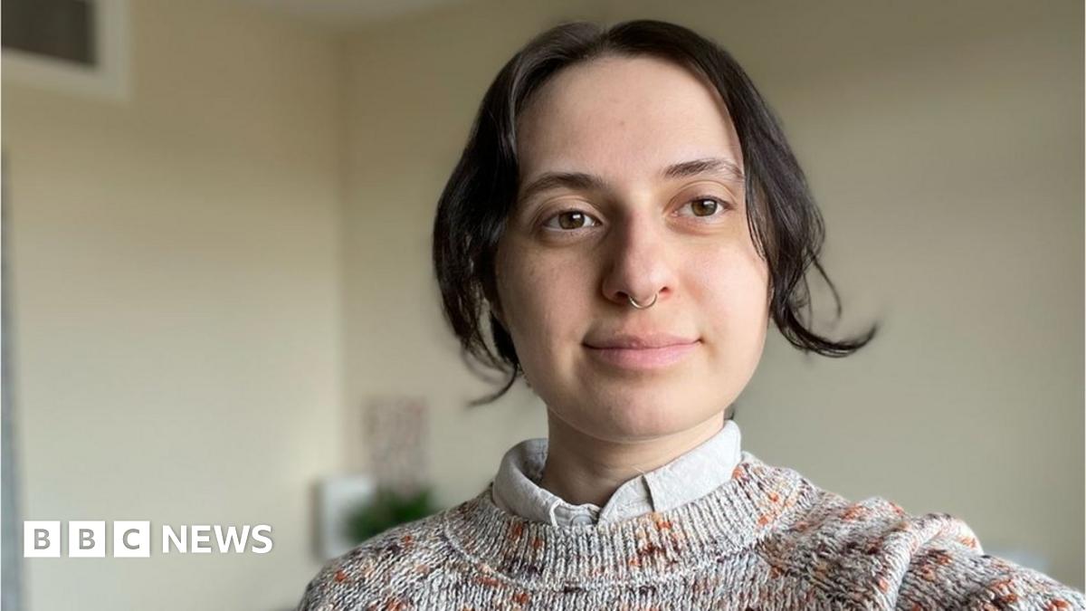'I may still have to move back in with my parents' - BBC News