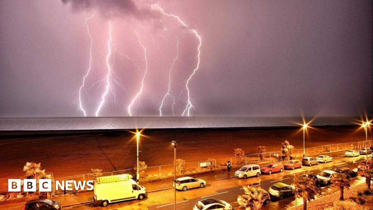Violent storm sweeps across south east of England - BBC News