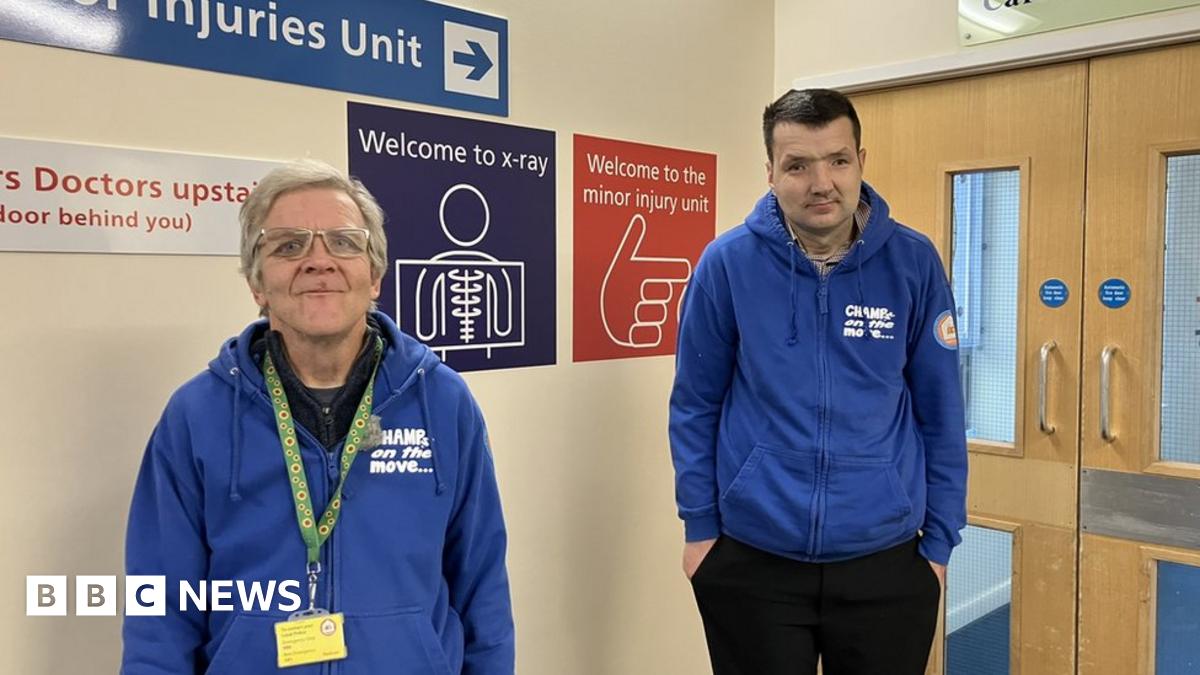 New hospital signs help learning disabled - BBC News