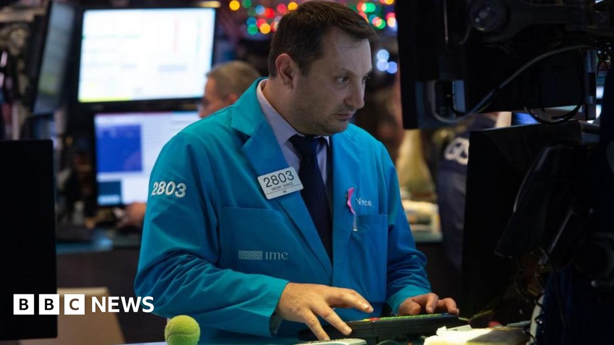 Business Live: US markets end lower - BBC News