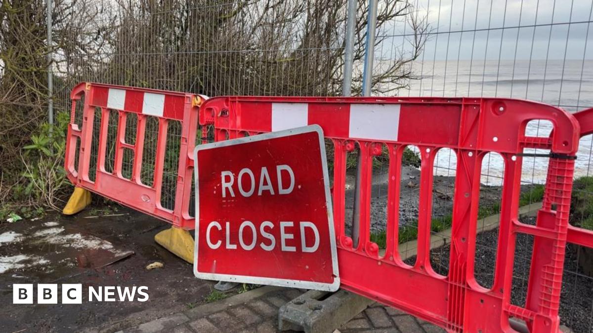 Happisburgh beach access ramp closed following storm damage - BBC News