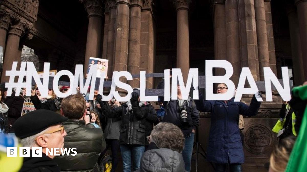 Trump executive order: White House stands firm over travel ban - BBC News