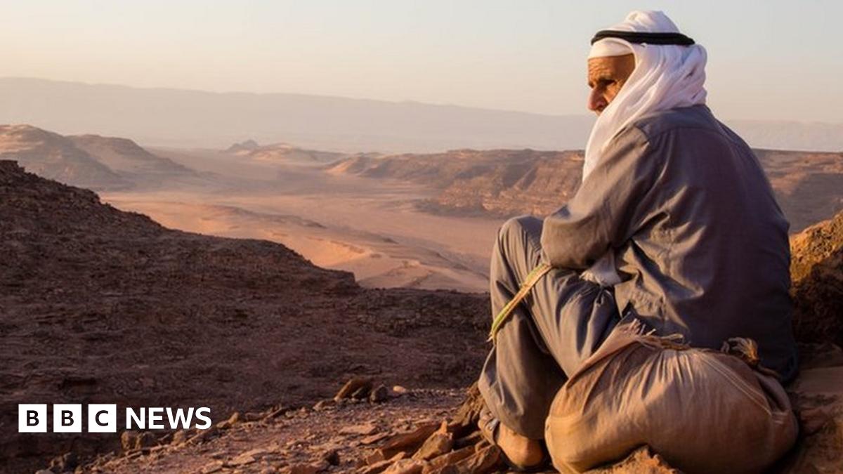 In pictures: Hiking the Sinai Trail - BBC News