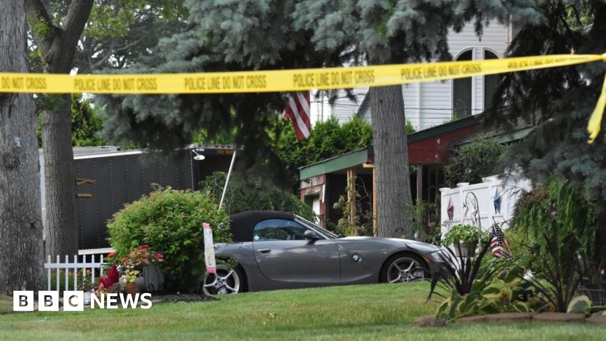 Gilgo Beach murders: Over 200 guns taken from suspect's home - BBC News