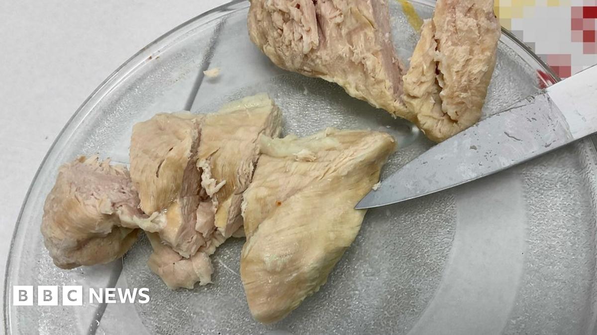Felixstowe Port: Dangerous bacteria found in cooked chicken - BBC News