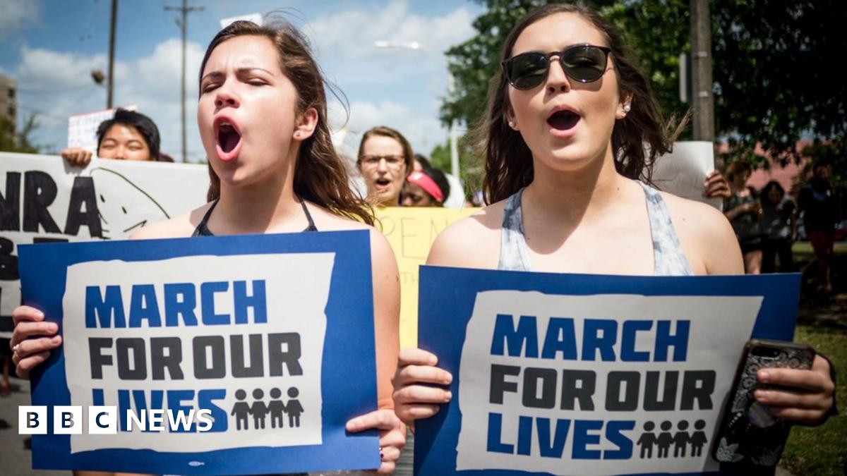 March For Our Lives: Huge gun-control rallies sweep US - BBC News