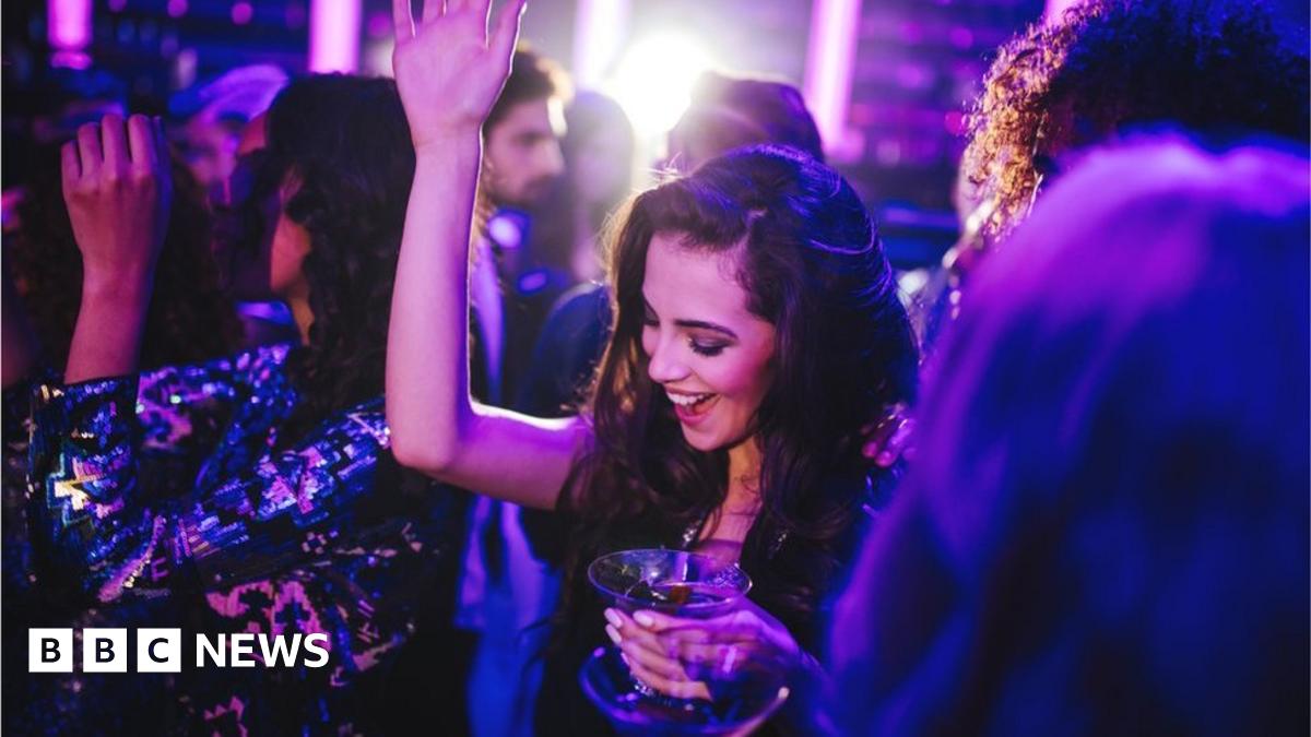 No evidence of spiking by injection, say police - BBC News