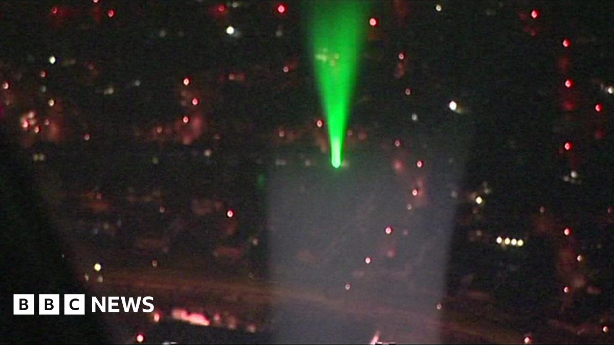 Lasers should be classed as offensive weapons - pilots' union - BBC News