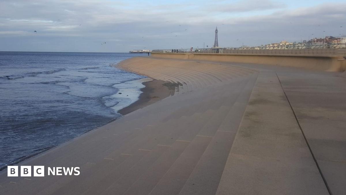 Blackpool awarded £118m for seafront defence revamp - BBC News