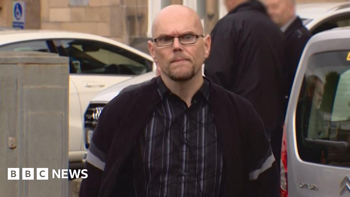 Man on trial over Dunblane bin lorry death - BBC News