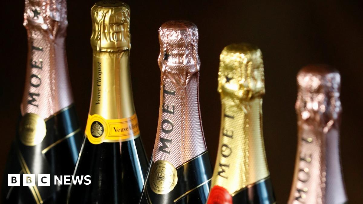 France in a fizz over Russia's champagne label law - BBC News