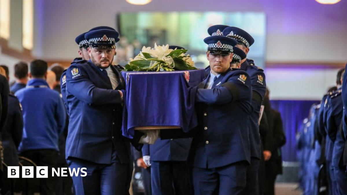 Matthew Hunt: Killer of New Zealand policeman sentenced to life in jail ...