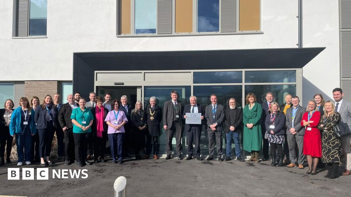 New £11m Devizes healthcare centre officially opens - BBC News