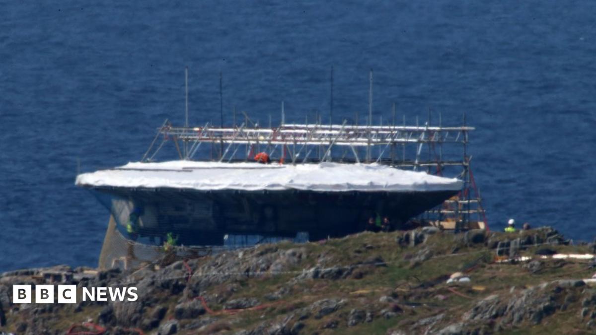 Building the Millennium Falcon on Malin Head - BBC News