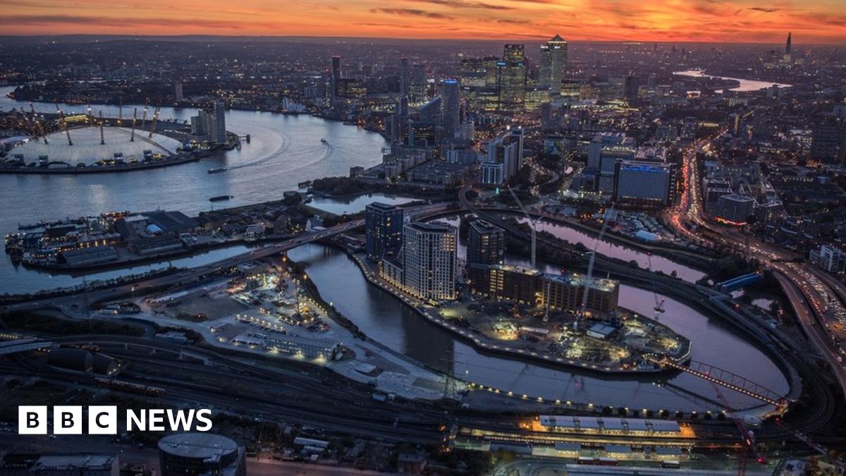 How to live on an island just 20 minutes from Bond Street - BBC News