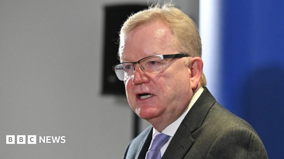 Scottish Tory leadership: 'Union Jack Jackson' Carlaw - BBC News