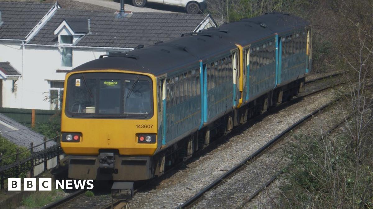 Pacer trains: 'They're so awful I learned to drive' - BBC News