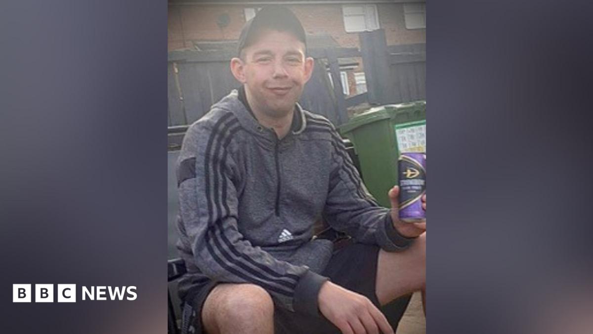 Wrexham: Tributes paid to 'larger than life' crash victim - BBC News