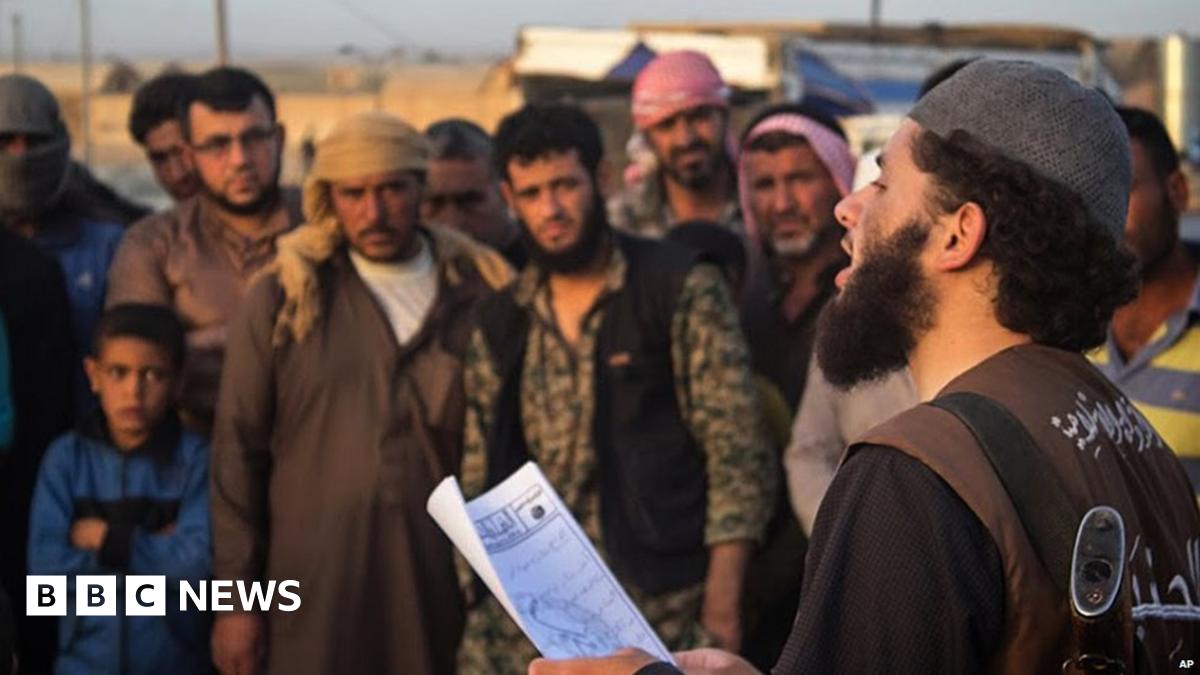 Migrant crisis: Fleeing life under Islamic State in Syria - BBC News