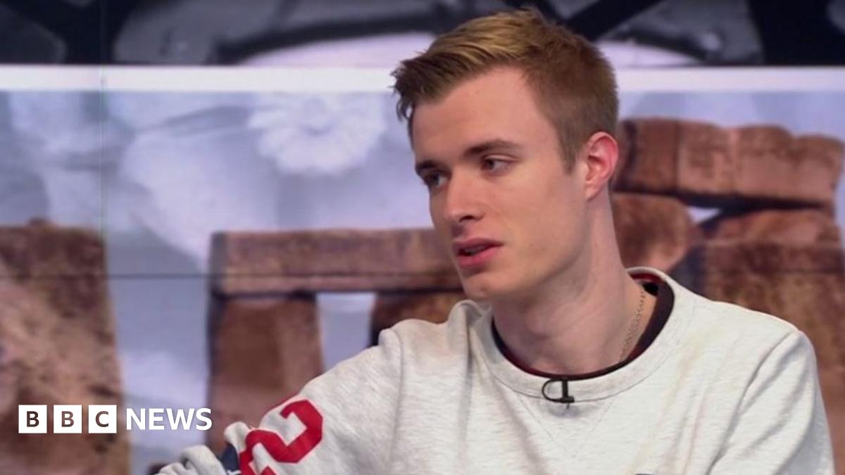 Hundreds of cases dropped over evidence disclosure failings - BBC News