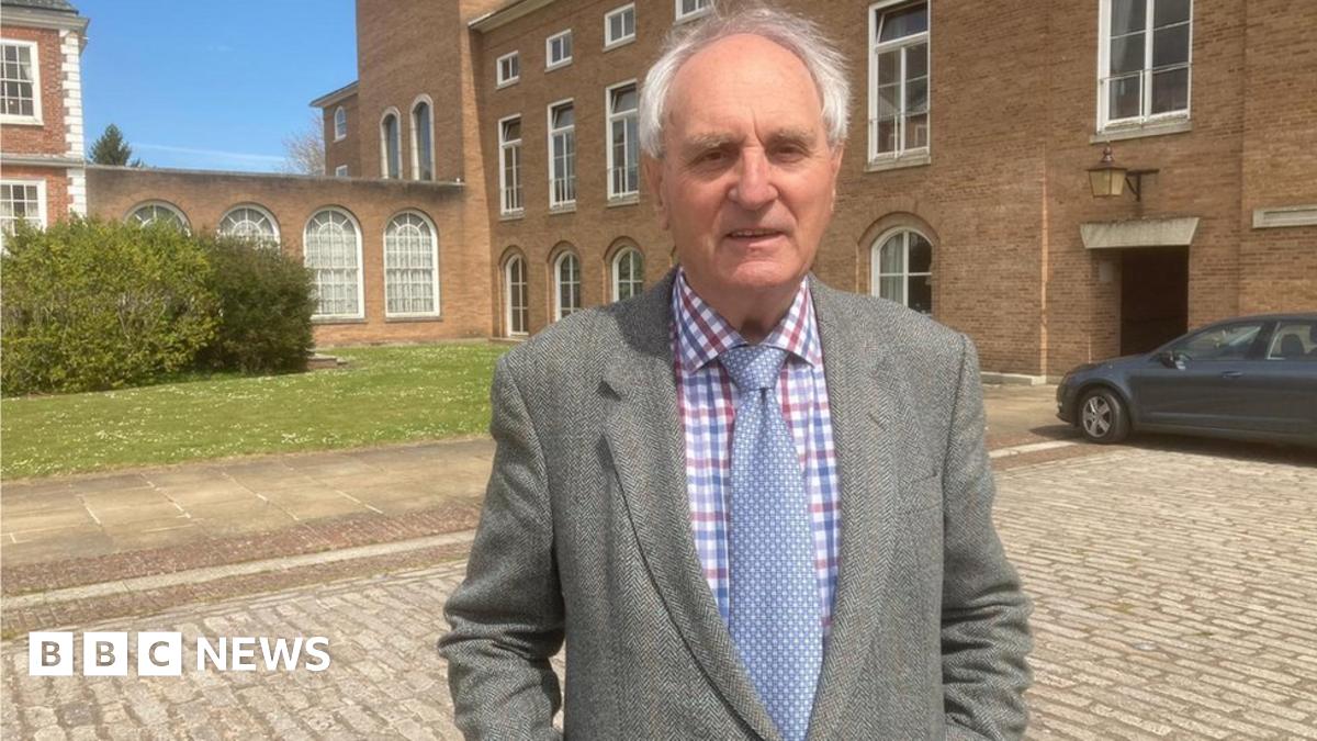 Elections 2021: Conservatives hold Devon County Council - BBC News