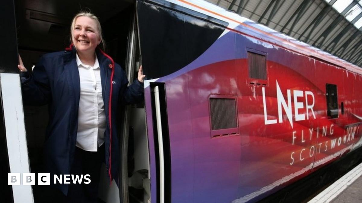 All-female crew staff 'Flying Scotswoman' train - BBC News
