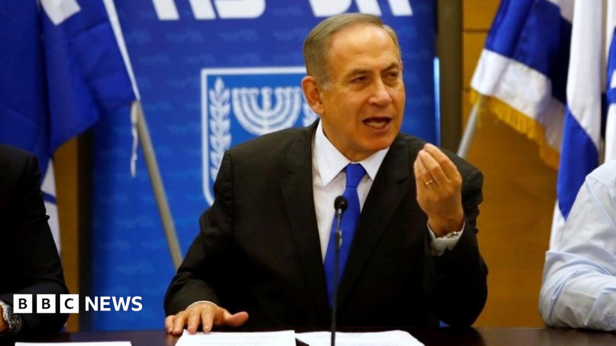Israeli police question PM Netanyahu in corruption probe - BBC News
