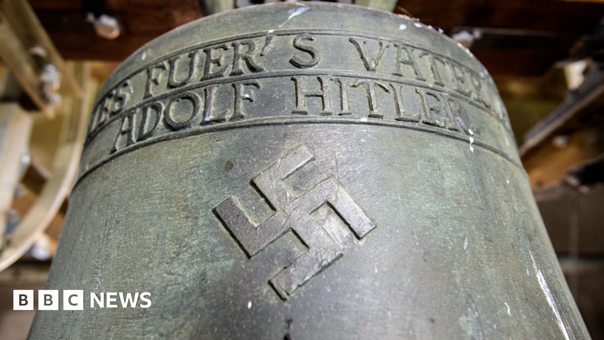 Germany 'Nazi bell' row erupts again - BBC News