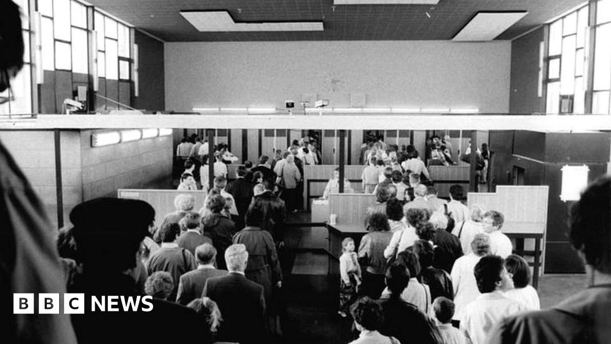 German Stasi murder trial 50 years after Berlin Wall shooting - BBC News