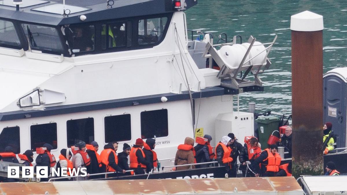 Channel Migrants: More than 1,300 people cross in January - BBC News