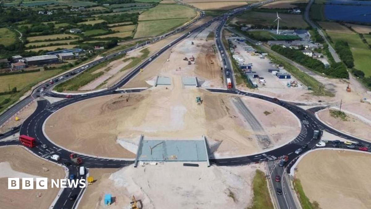A30 Cornwall overnight closures cancelled - BBC News