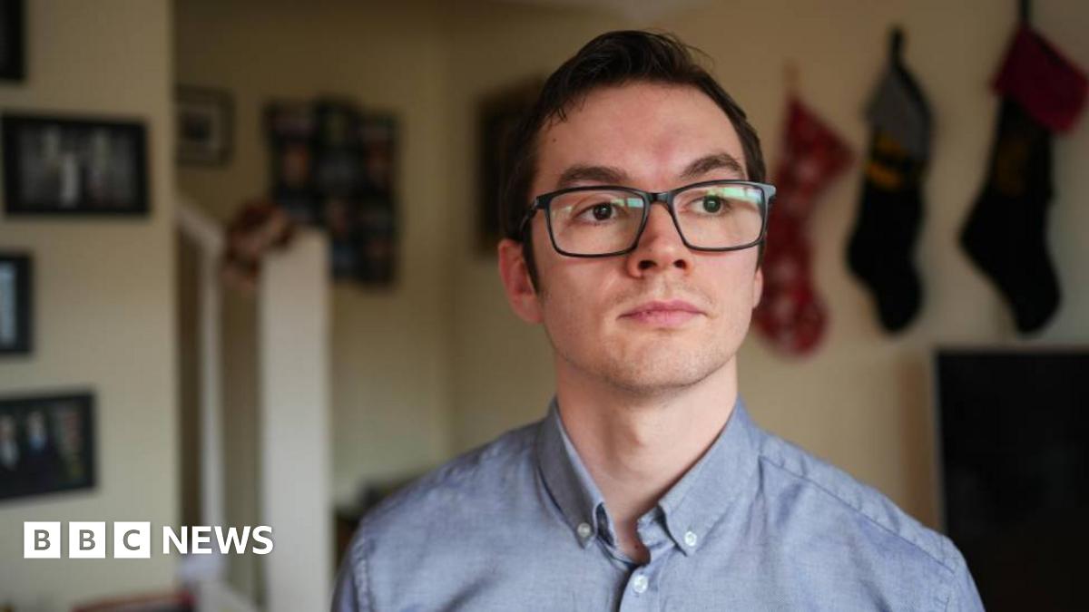 NHS Wales: Man carries grandad into hospital amid ambulance shortage ...