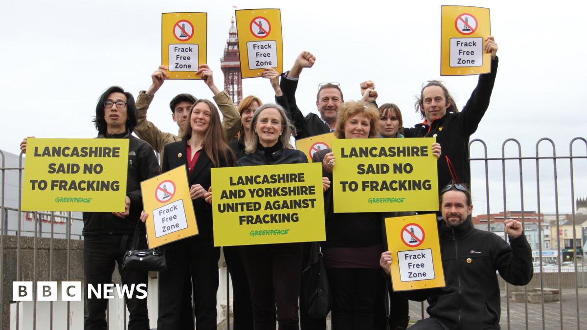 Ten cleared over Lancashire anti-fracking protest - BBC News