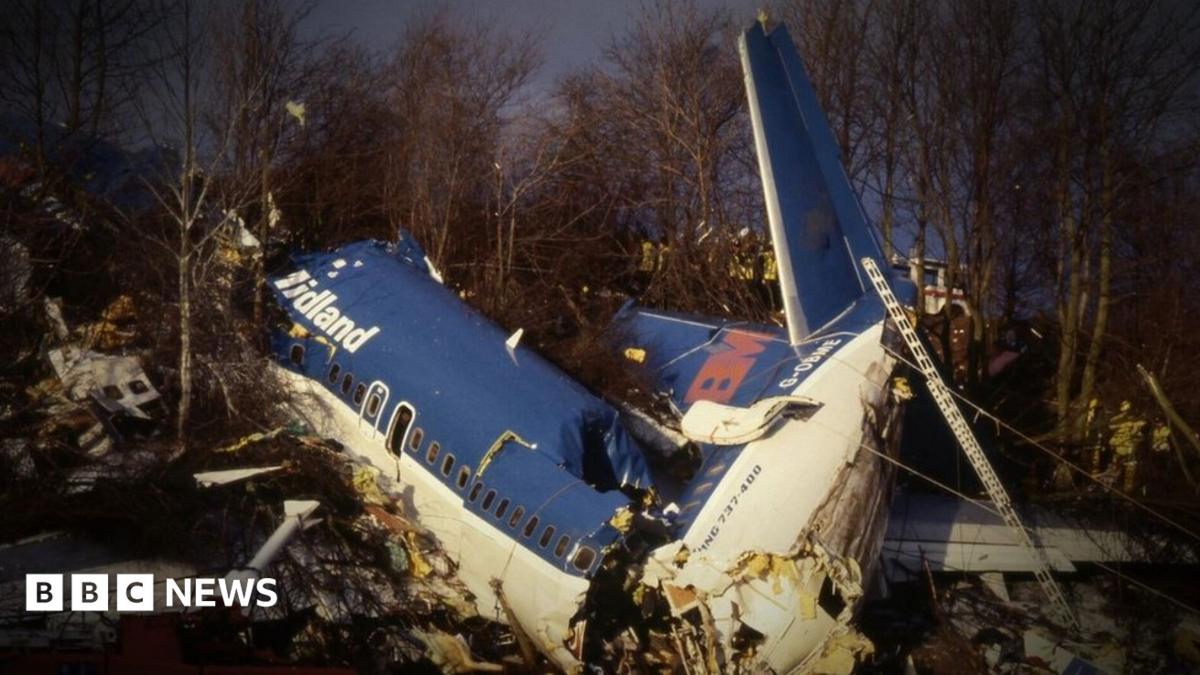 Kegworth plane crash: Stephen McCoy still recovering - BBC News