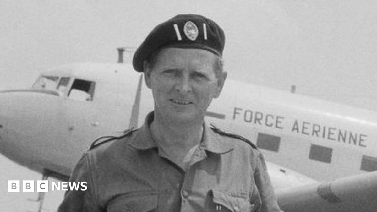 Mercenary 'Mad Mike' Hoare dies aged 100 - BBC News
