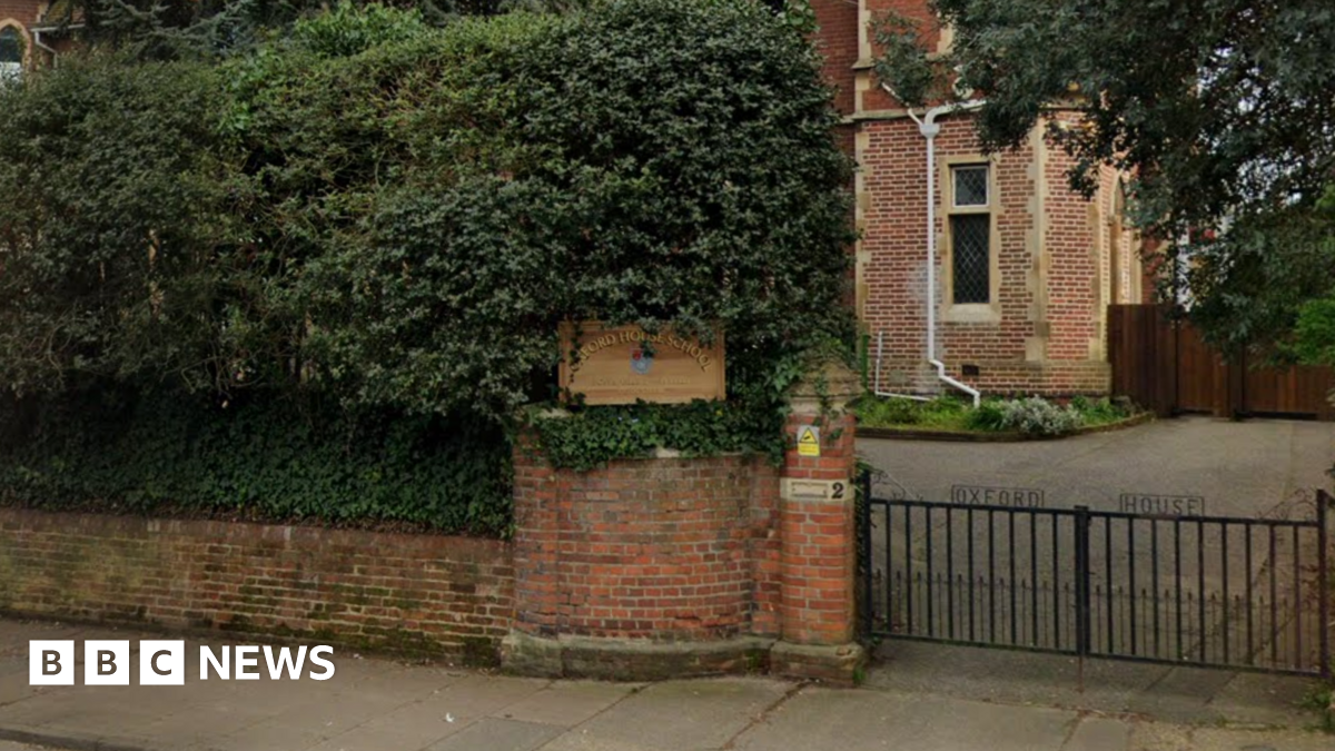 Colchester's Oxford House private school closure proposed - BBC News