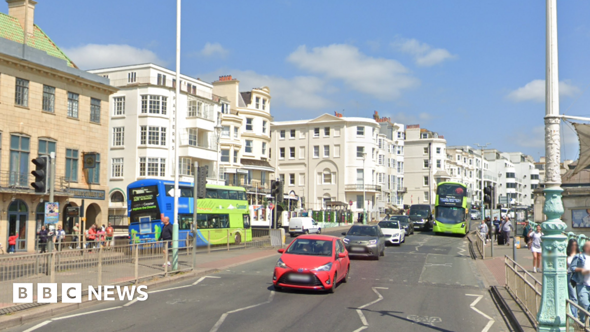 Brighton will get new bus lane in effort to tackle congestion - BBC News