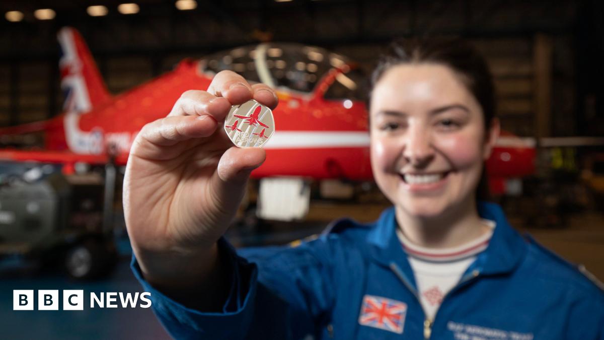 Red Arrows 50p coin launched for 60th anniversary - BBC News