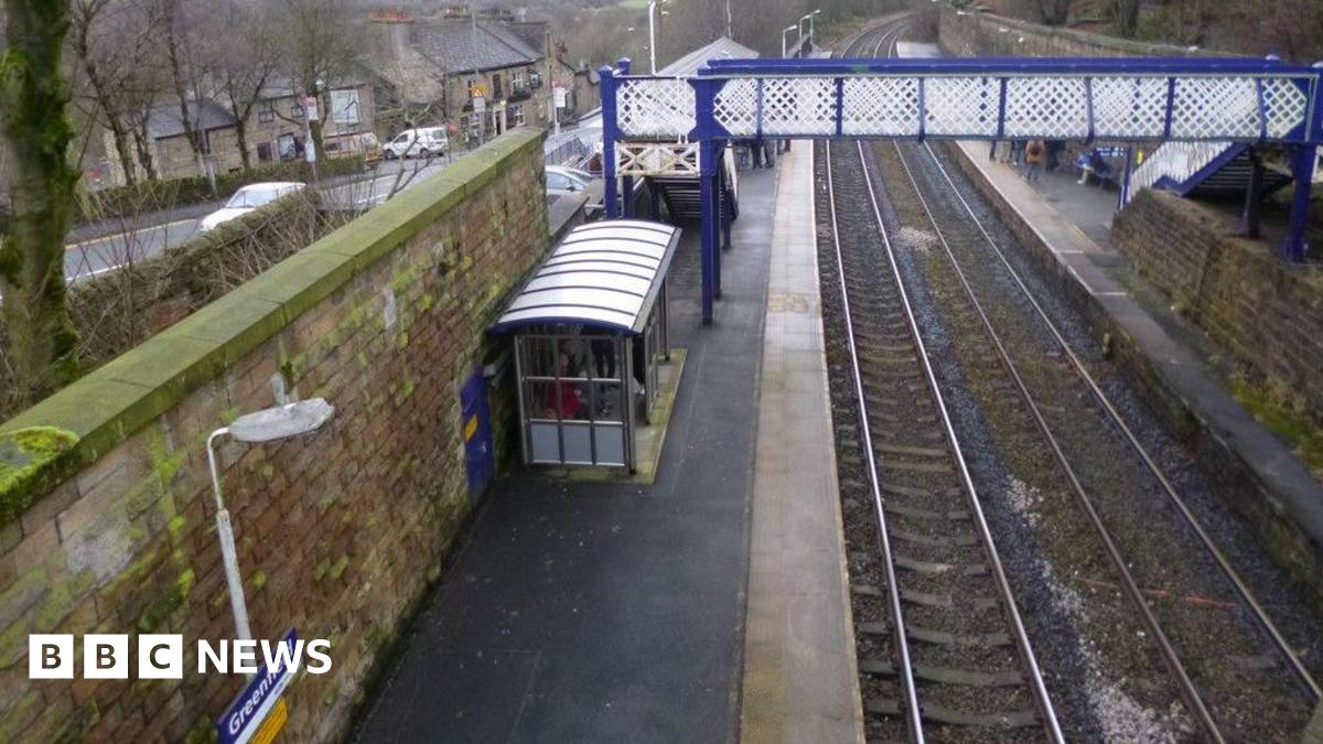 Oldham motorists warned of disruption due to rail upgrade - BBC News