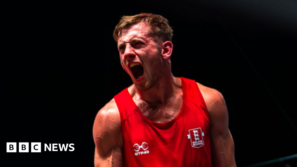 Leigh boxer Will Hewitt in huge win over Olympic silver medallist - BBC ...
