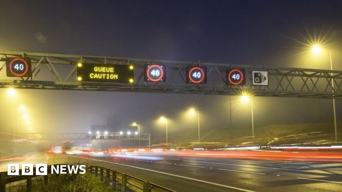 M4 Reading-Wokingham stretch to shut for weekend work - BBC News