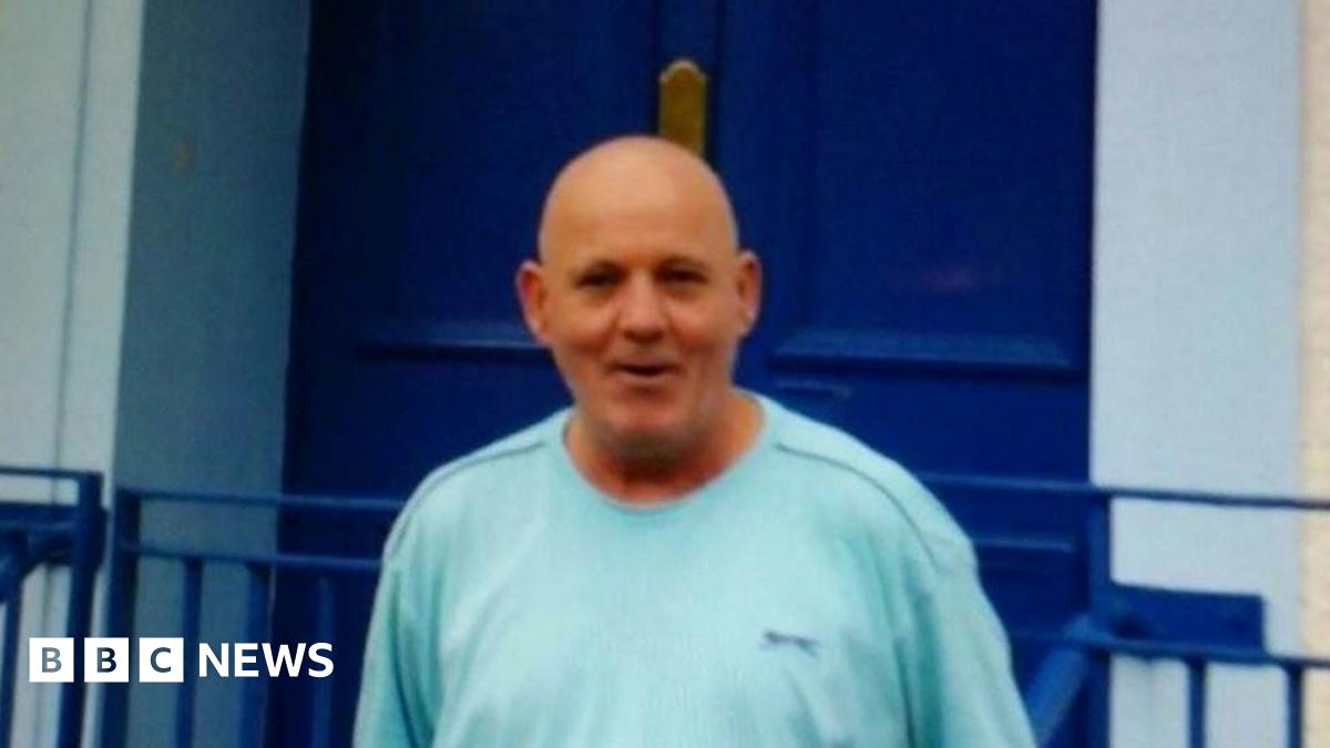Body of missing hiker Charlie Clift found in Scotland - BBC News
