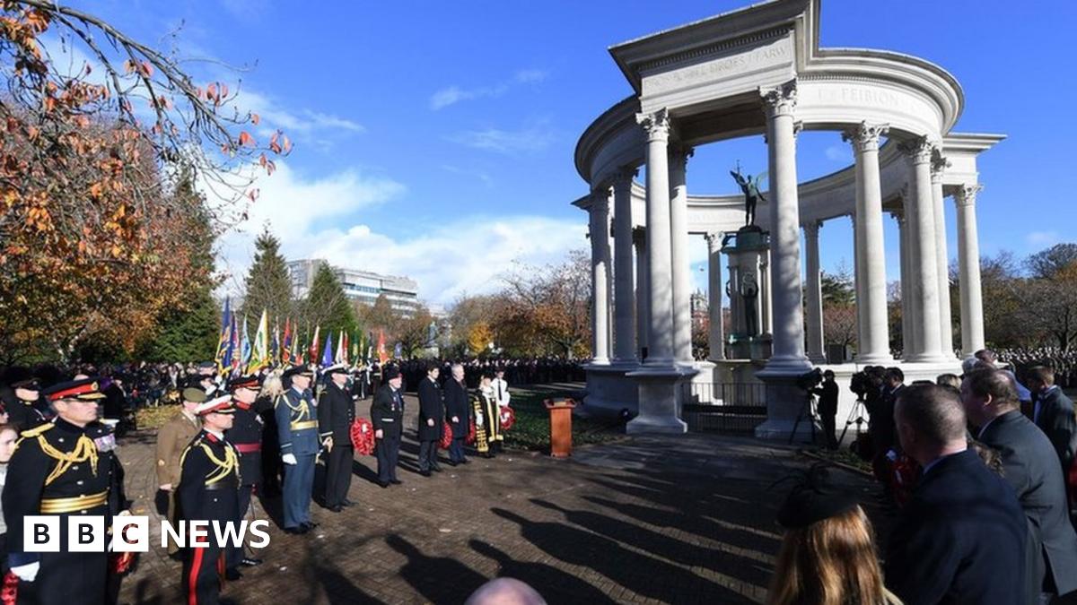 Remembrance Sunday 'as relevant and poignant as ever' - BBC News