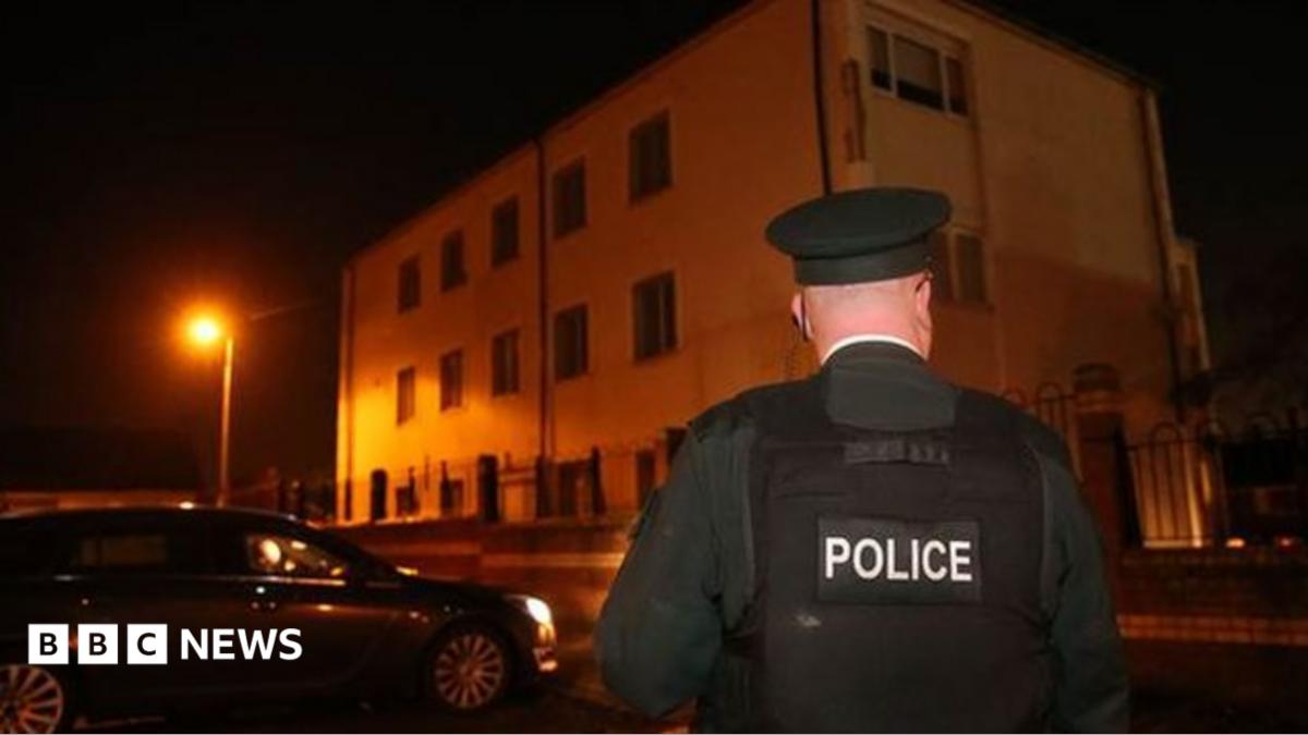 Man shot in leg in Ardmonagh Parade in west Belfast - BBC News